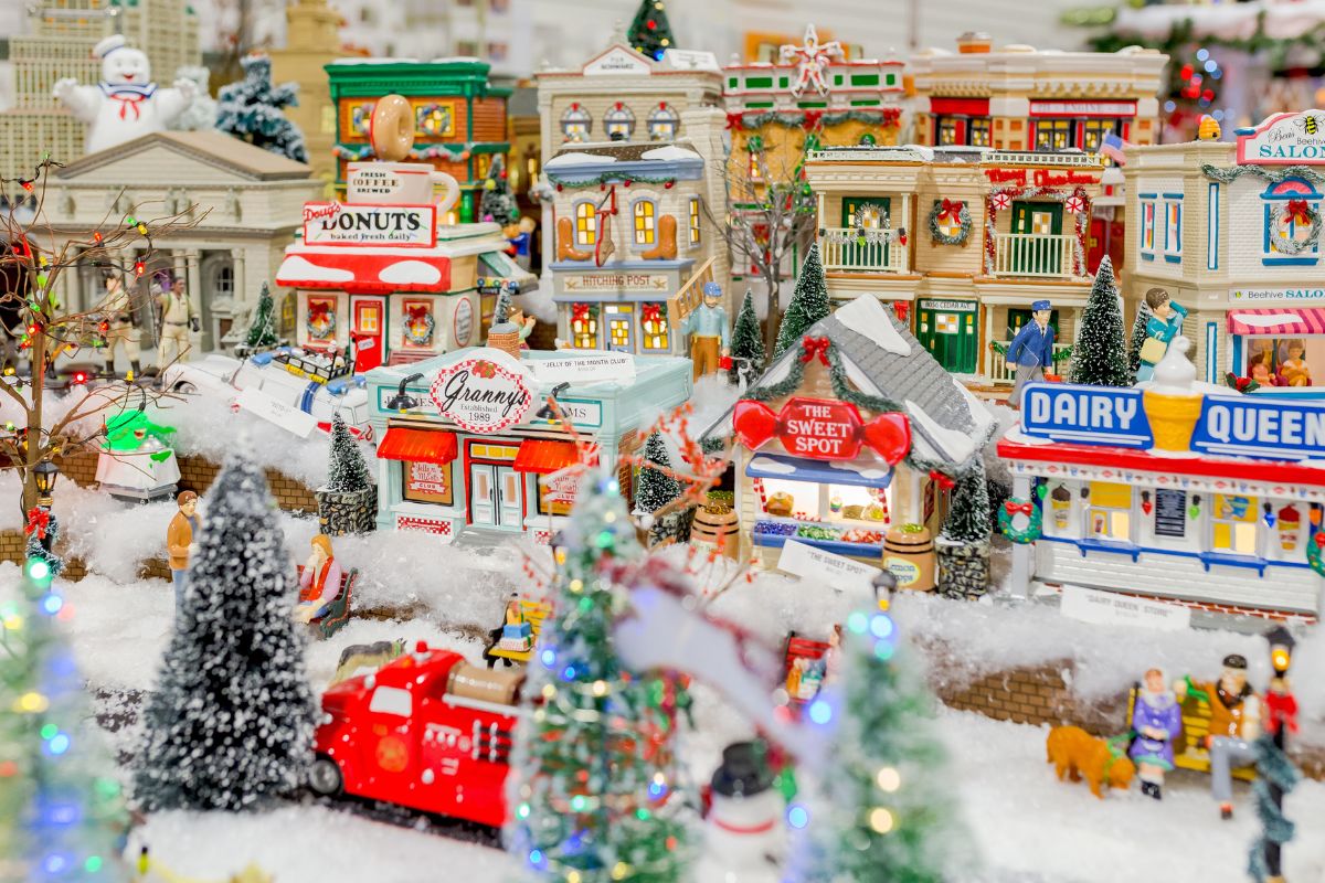 Modern Display: Your Premiere Seasonal Decor & Gifts